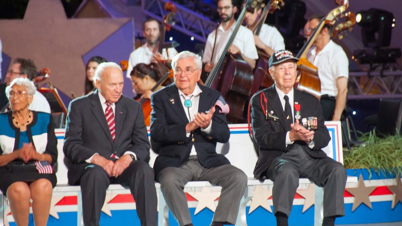 2015 5-24 Bob Vaucher Memorial Day Concert on the Mall - YouTube