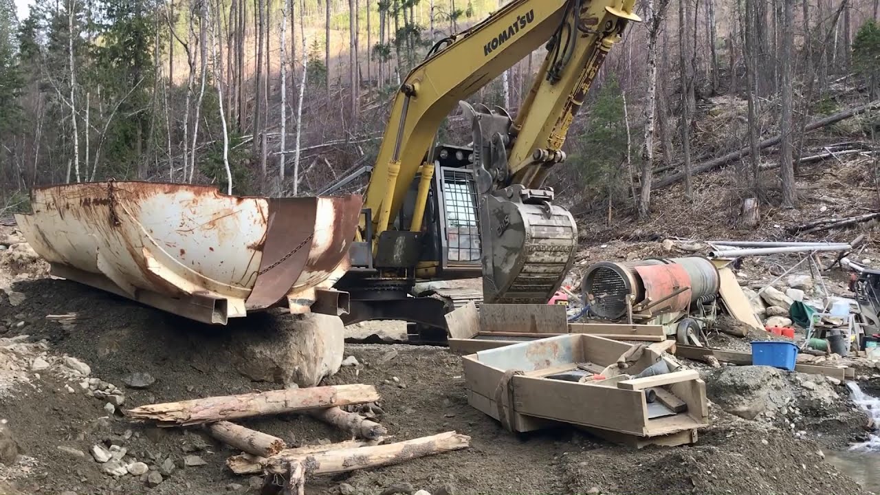 Goldie Box & A Couple Miners - YouTube