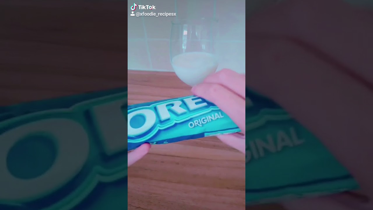 Best way to eat oreos🥛😋 - YouTube