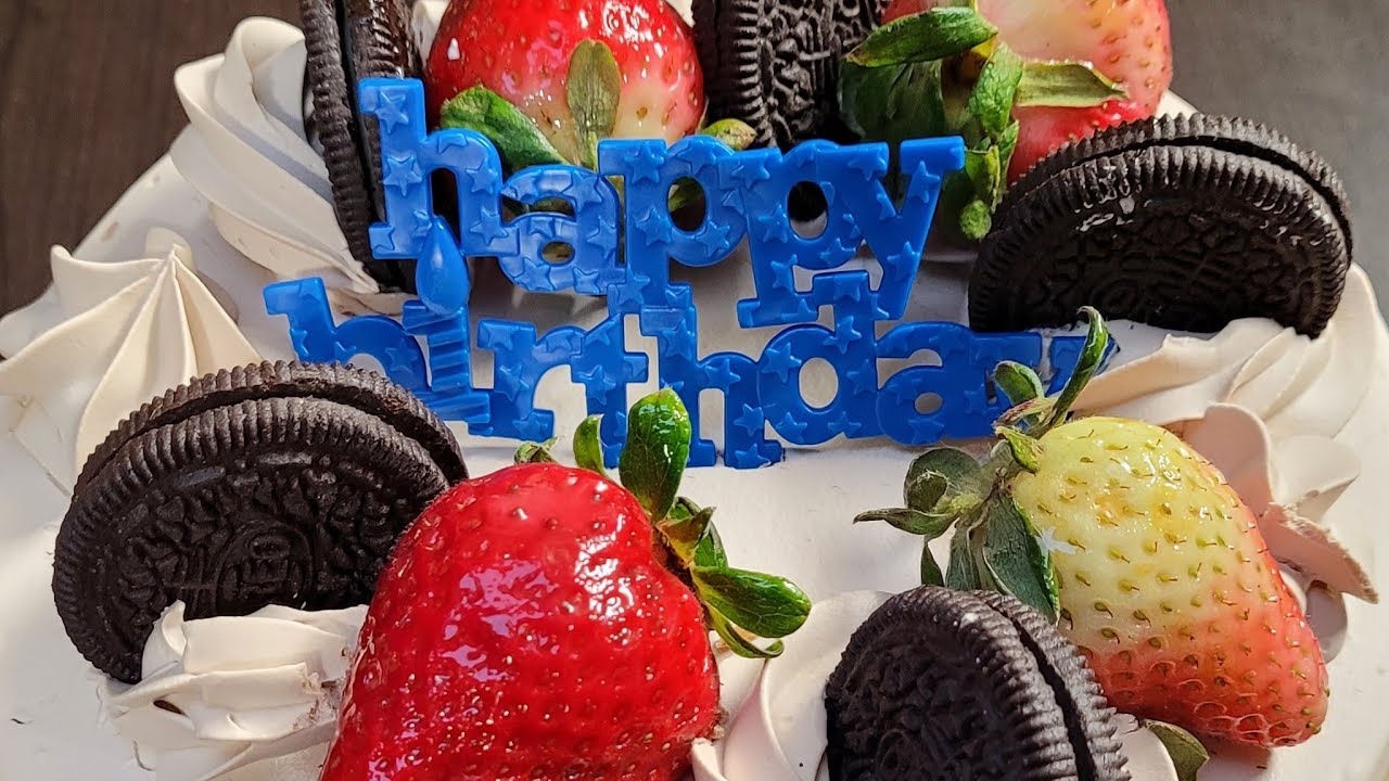 Eating Birthday Cake (Request) 🎂 😋 🥮 - YouTube