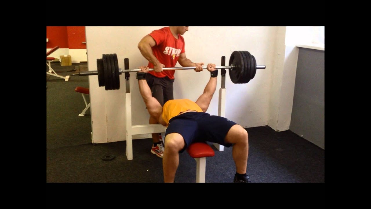 220kg bench press Pavel Zadražil - YouTube