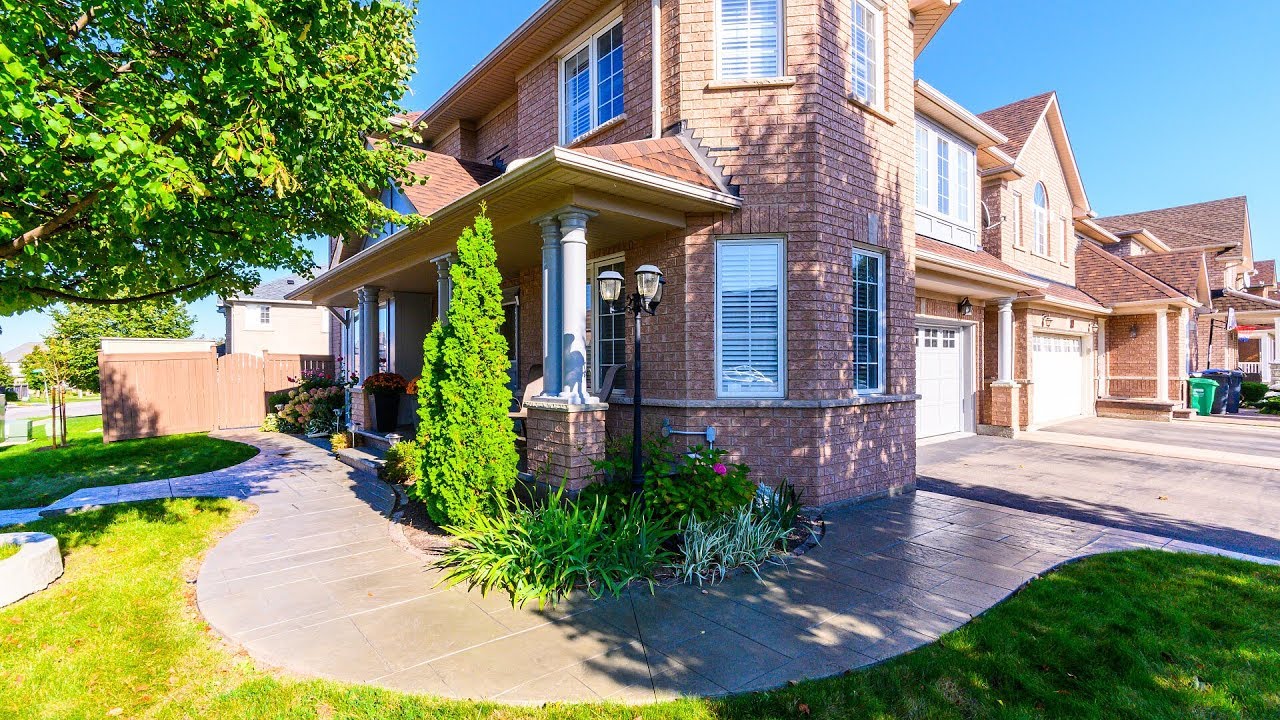 37 Fandor Way, Brampton - YouTube