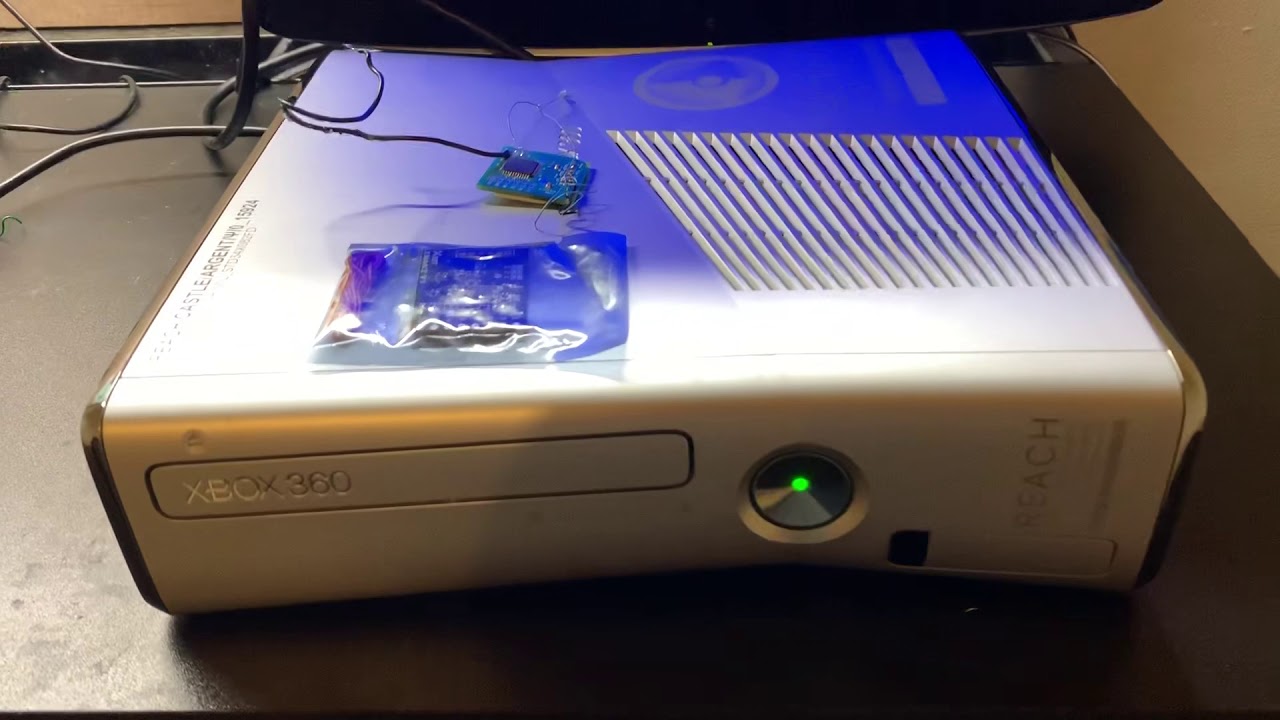 Xbox 360 Trinity RGH2 - Glitch chip replacement - YouTube