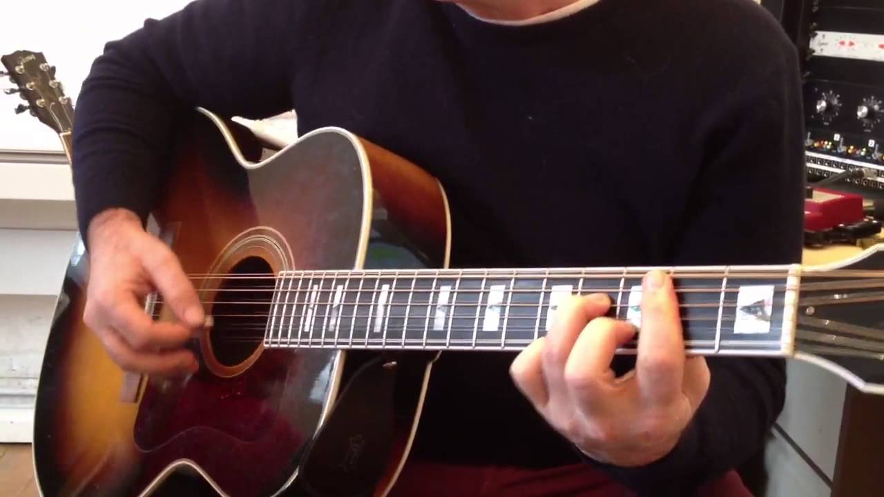 Mash Theme Guitar Chords - YouTube