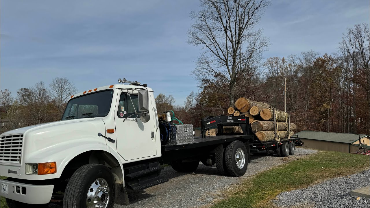 Loading Saw Logs for Market and a Brush-hogging Job! - YouTube