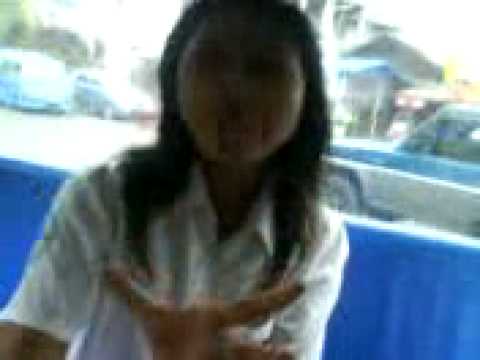 Aho rasa boker' d angkot guahaha^^