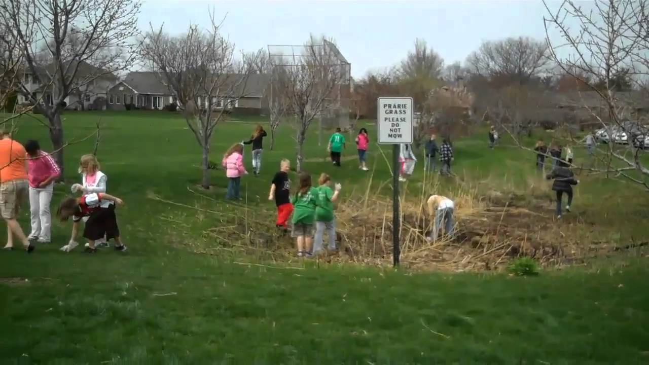 K-Kids Northwest Elementary School Earth Day Clean Up - YouTube