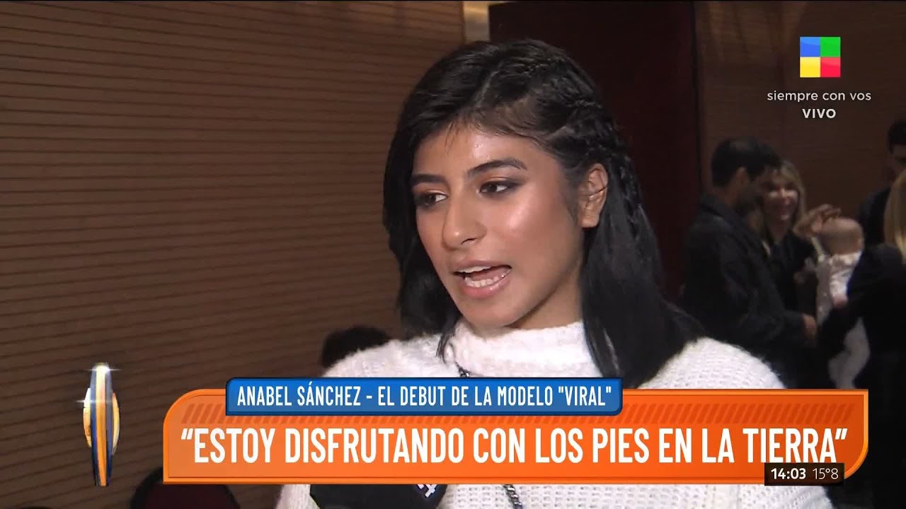 Anabel Sánchez debutó en las pasarelas - YouTube