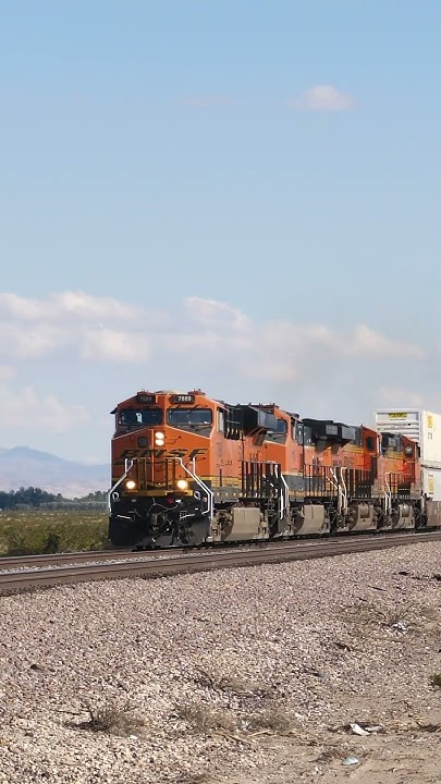 RAILFANNING SHORTS BNSF 7889 WB MP 733 NEEDLES SUB 11-18-2023 - YouTube