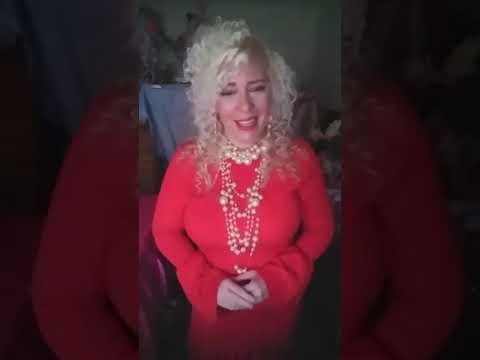 Hark the Harold angels sing performed by Grace Elsen - YouTube