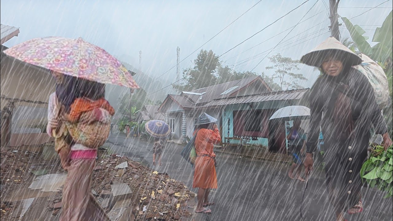 Super Heavy Rain and Extreme Thunderstroms hits Rural Life | Walk in ...