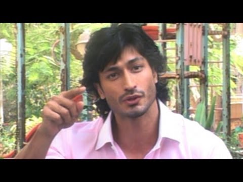 Vidyut Jamwal speaks on Mona Singh's MMS Scandal