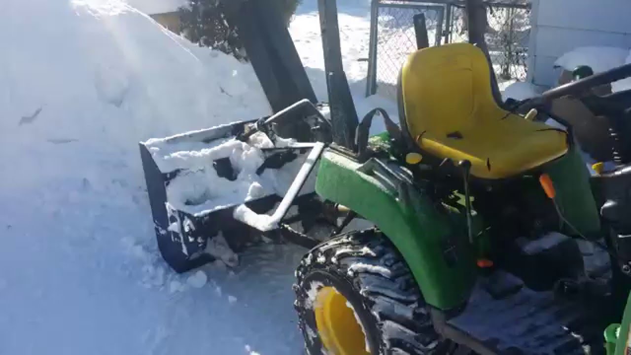 John Deere 2210 xtreme Cold Start and walk around - YouTube