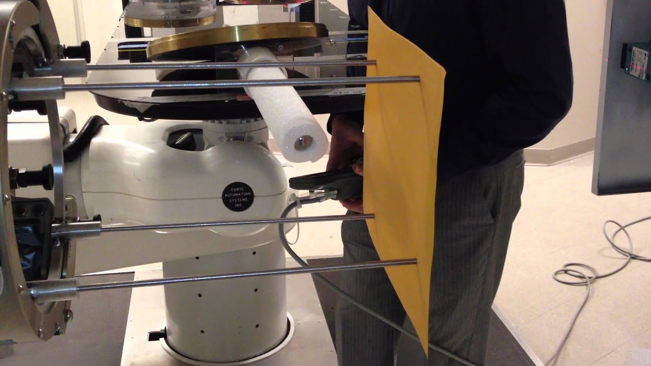 Winston-Lutz film holder for IBA nozzle - YouTube