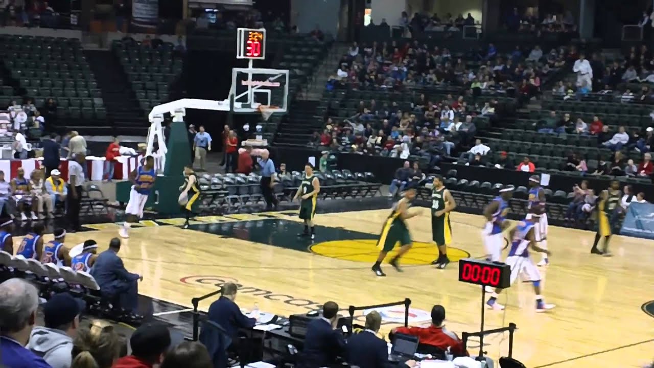 Globetrotters at the Everett Events Center - YouTube