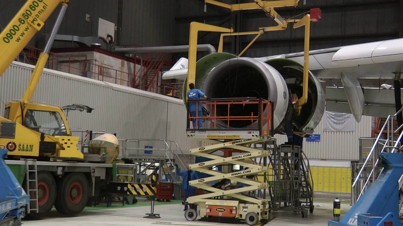 boeing 747-400 timelapse engine #4 installation - YouTube