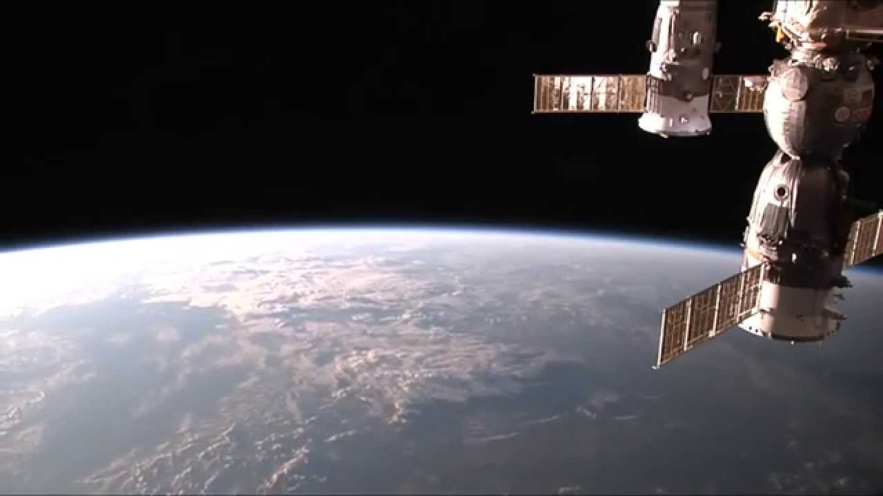 Watching the Sunset from the ISS live - YouTube