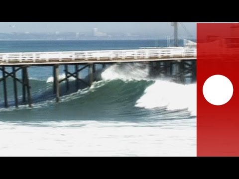 California sahillerinde yıllar sonra dev dalgalar