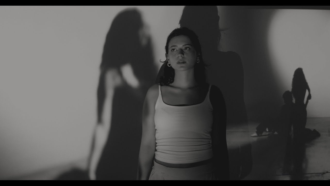 Andrea Prieto - Septiembre (Videoclip Oficial) - YouTube