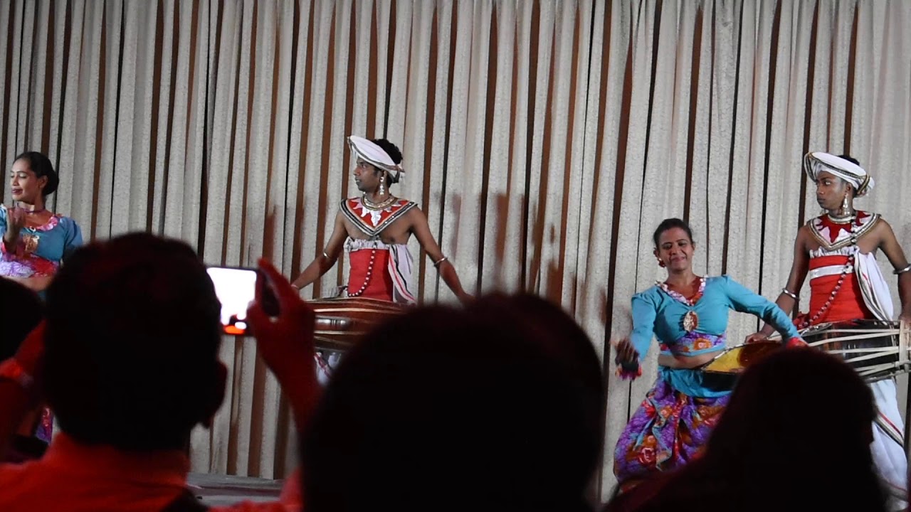 Cobra dance - YouTube