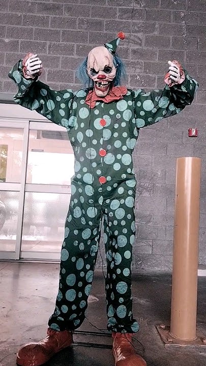 Peekaboo Clown - Spirit Halloween 2020 - YouTube