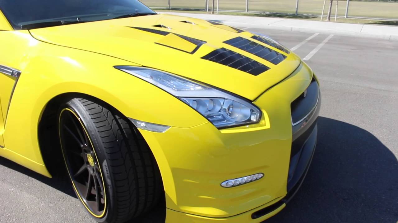 Viewing the yellow wrap on a Nissan GT-R r35 track edition. - YouTube