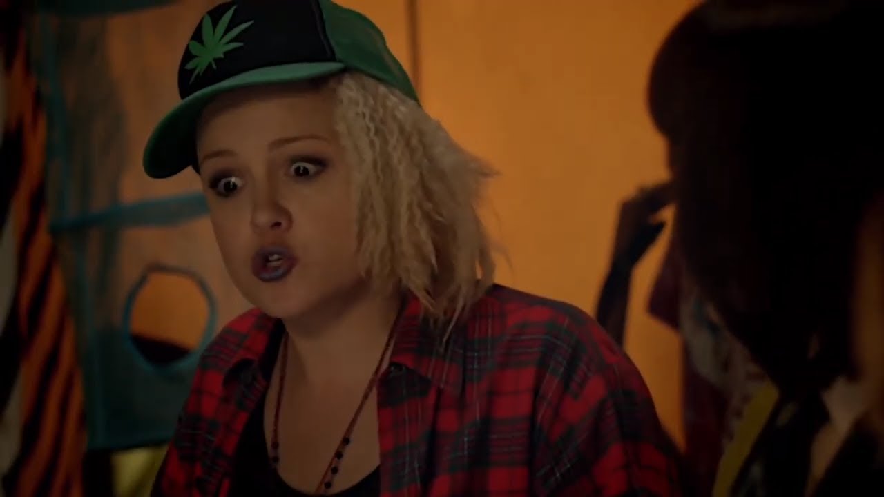 Josie Admits to Sleeping With JP | Fresh Meat - YouTube