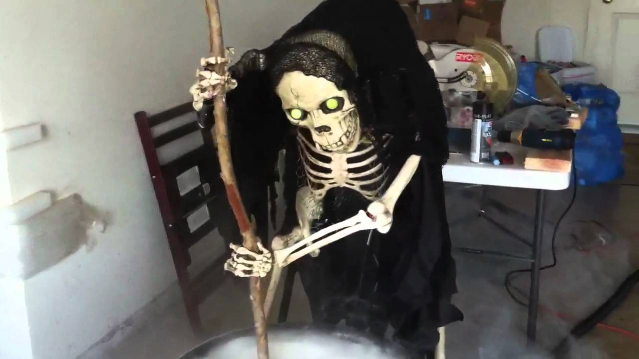 Cauldron Vampire Creep - YouTube