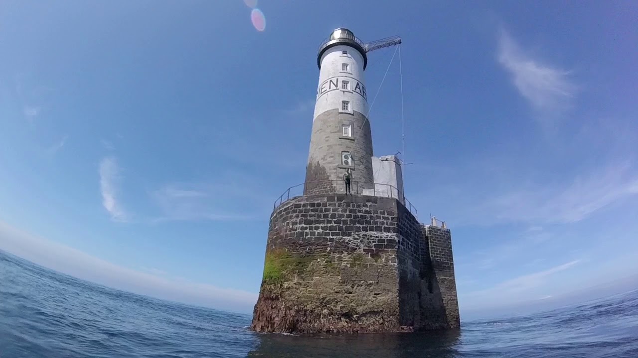 Le saut du phare d'Ar-Men !!! - YouTube