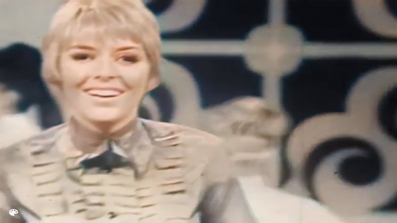 Janice Slater – Somebody To Love (1967) - YouTube