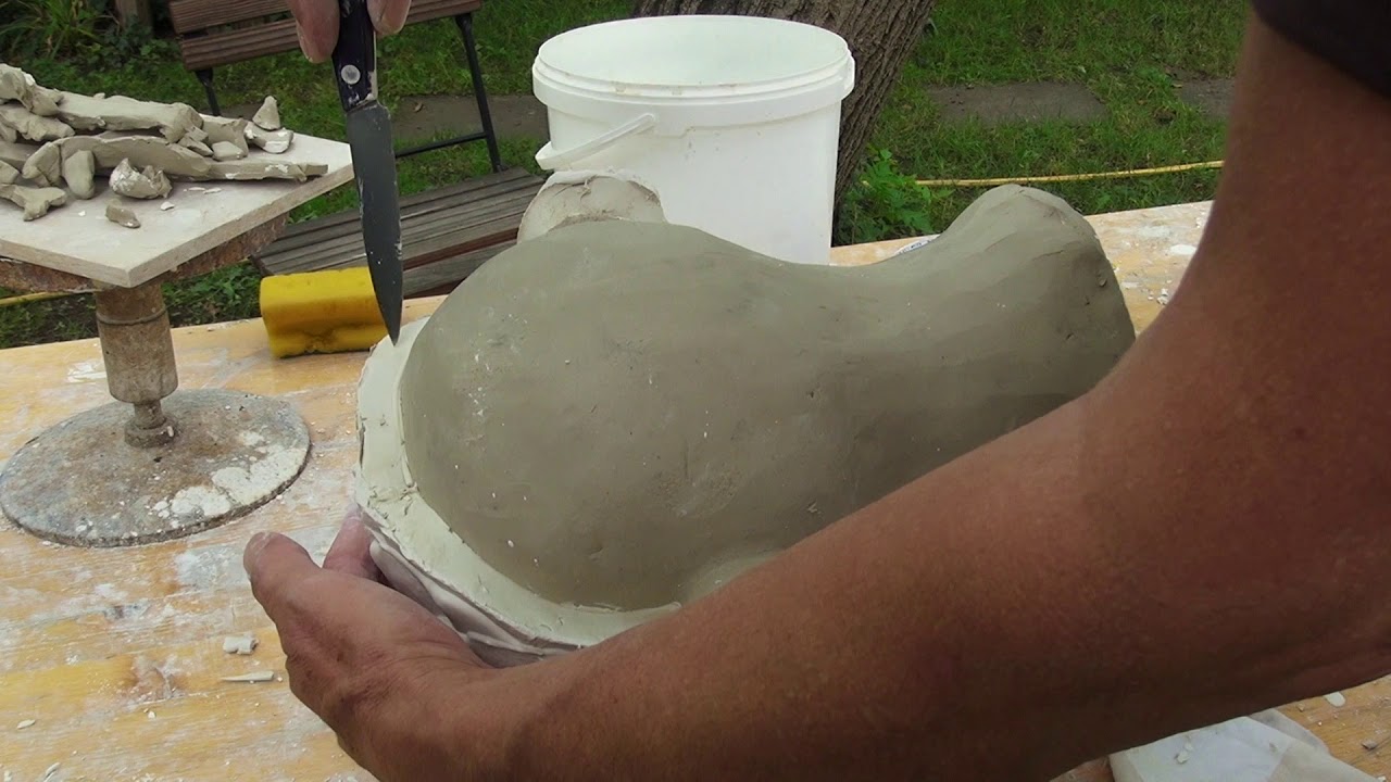 Modellieren in Ton "Gussform für ein Porträt" - YouTube