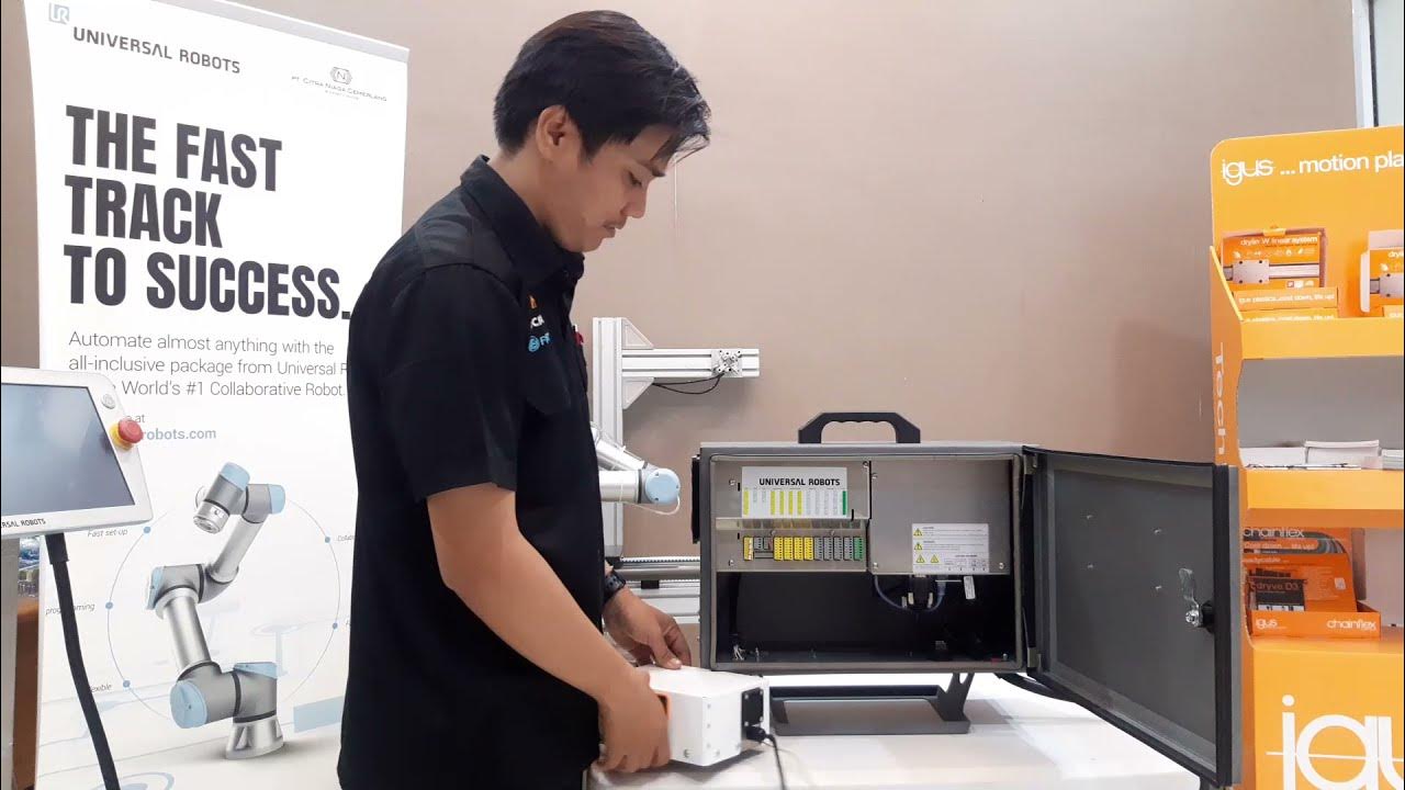 COLABORATION UNIVERSAL ROBOTS WITH IGUS 7AXIS PT. CNC Cikarang - YouTube