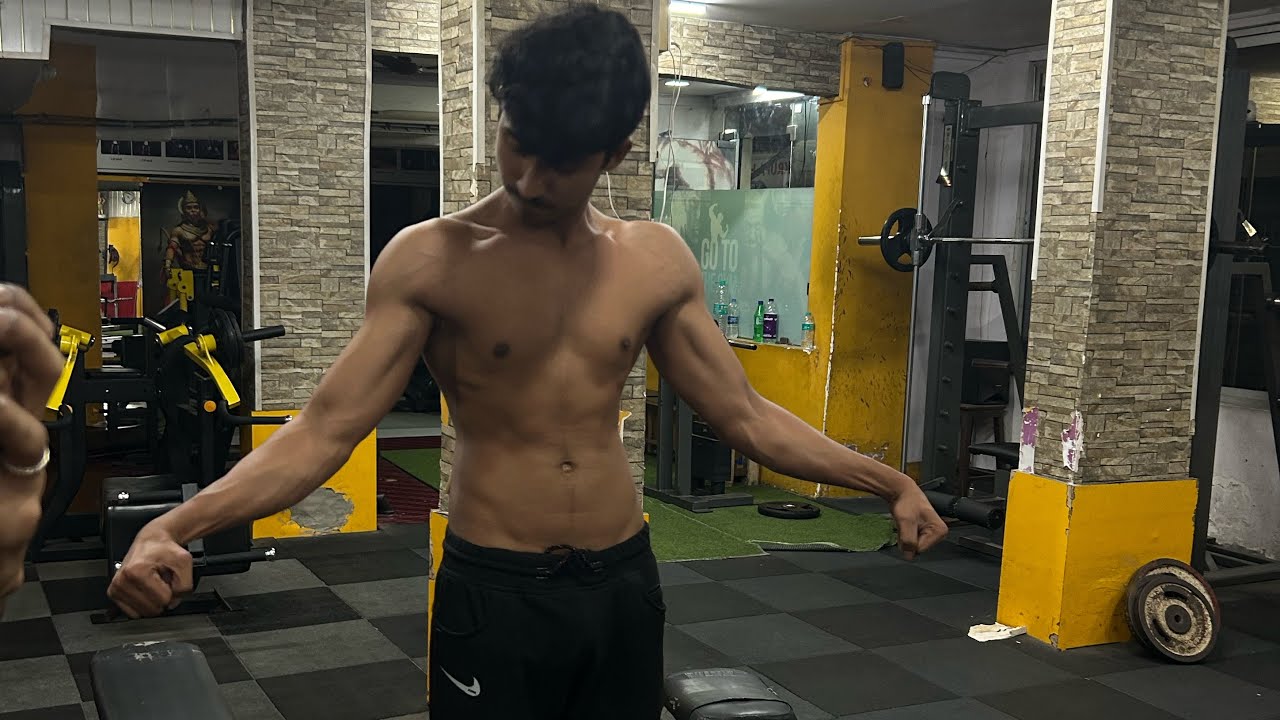 Aaj Phir Se 11 baj, gaye 😅|| gym vlog || #gym #gymlife #workout - YouTube