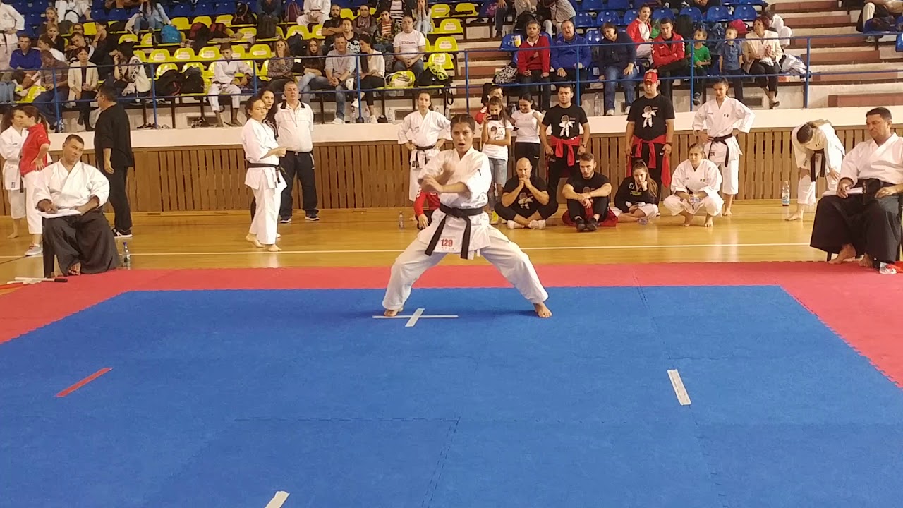 Shotokan Kata ENPI by Natalia DOBRESCU - CNKT2017 (juniori) - YouTube