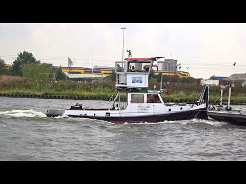 ⚓️'ZEEHOND' Kleine duw sleepboot duwt ponton HIAB 4, 02312237, gespot ...