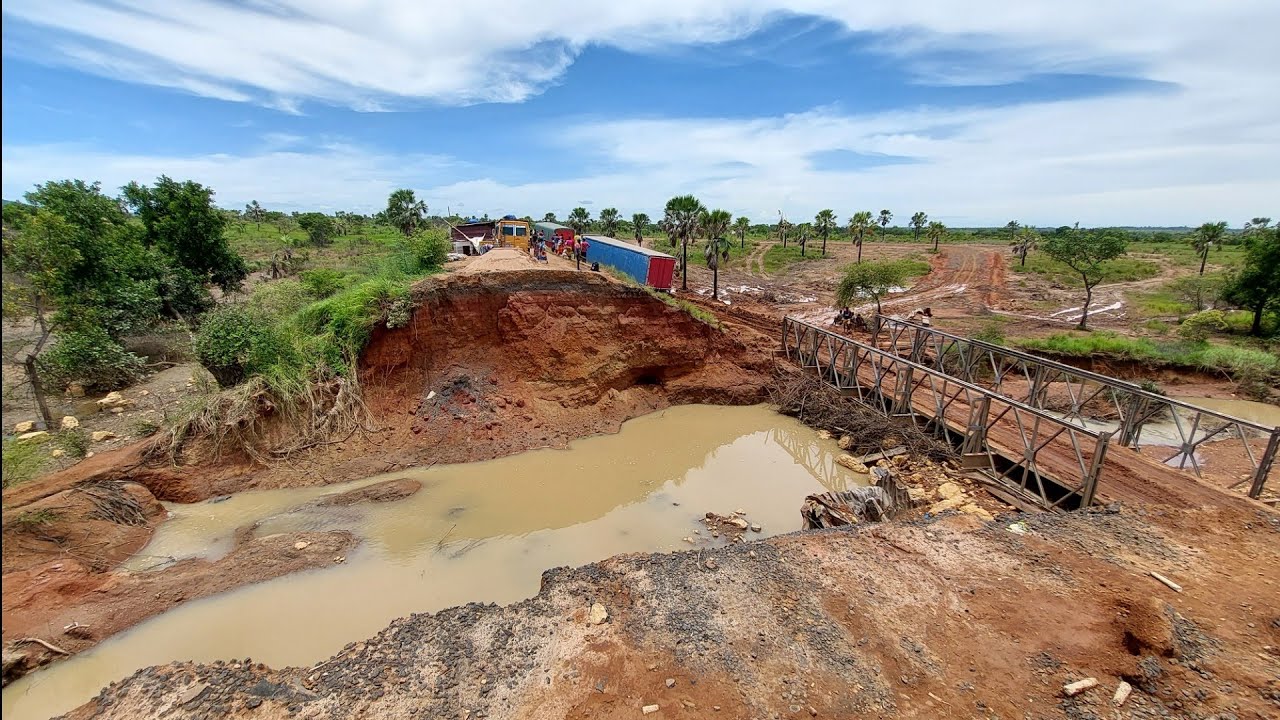 The bridge has collapsed problems Madagascar 🇲🇬 - YouTube