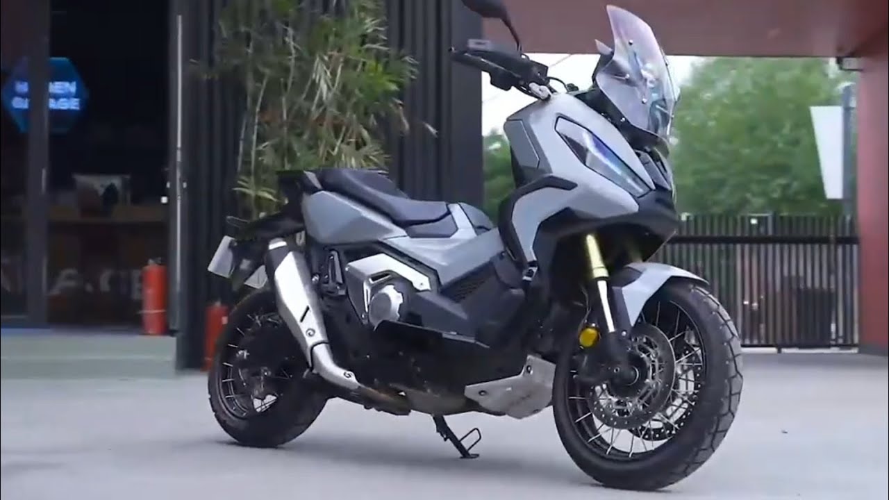 The HONDA X-ADV Surprisingly Agile And Sure Footed In The Bends - YouTube