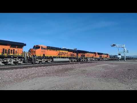 WB BNSF Local Freight Train At Amboy Ca! #bigbossrailfanner - YouTube