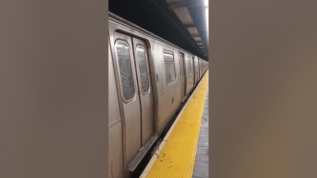 Canarsie Bound R143 L train entering and leaving Wilson Avenue - YouTube