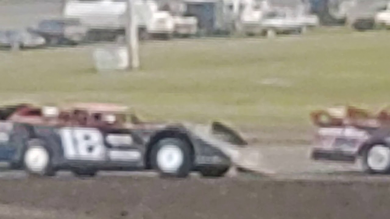 Miller speedway late model heat - YouTube