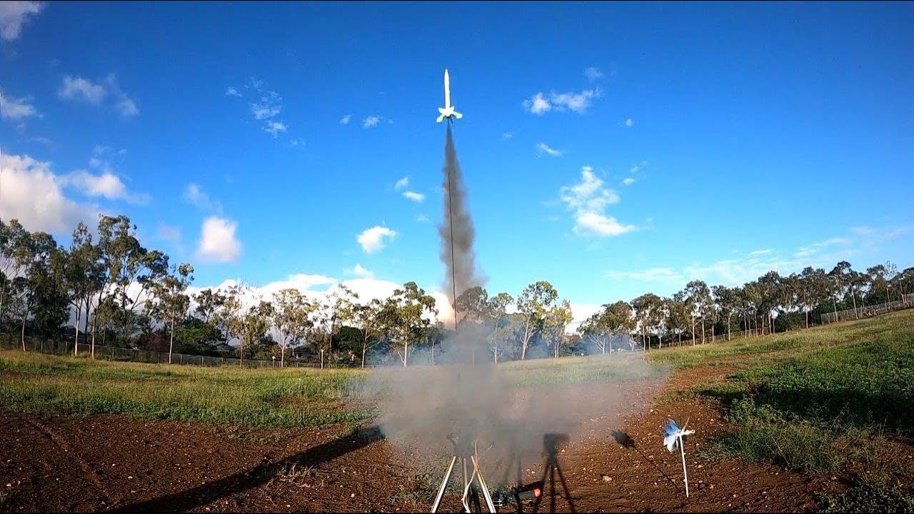 Model Rockets: Testing out different camera and Mylar streamers on ...