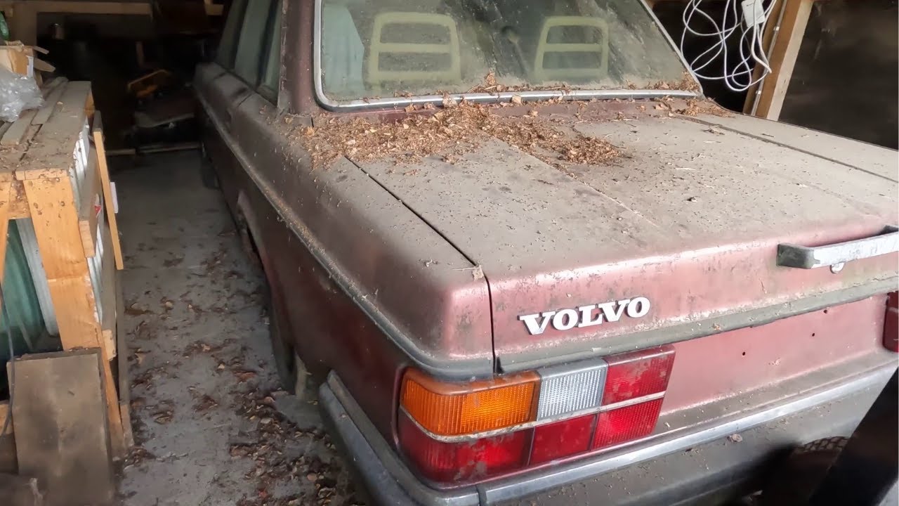 Starting and Driving a Volvo 240 After Years - YouTube