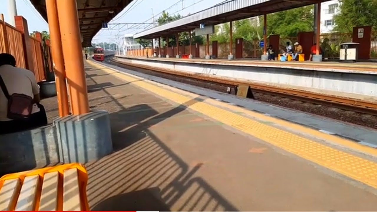 Kereta api krl commuter line Duri Tangerang masuk STASIUN BOJONG INDAH ...