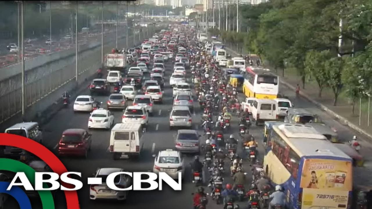 Traffic situation on Commonwealth Avenue | ABS-CBN News - YouTube