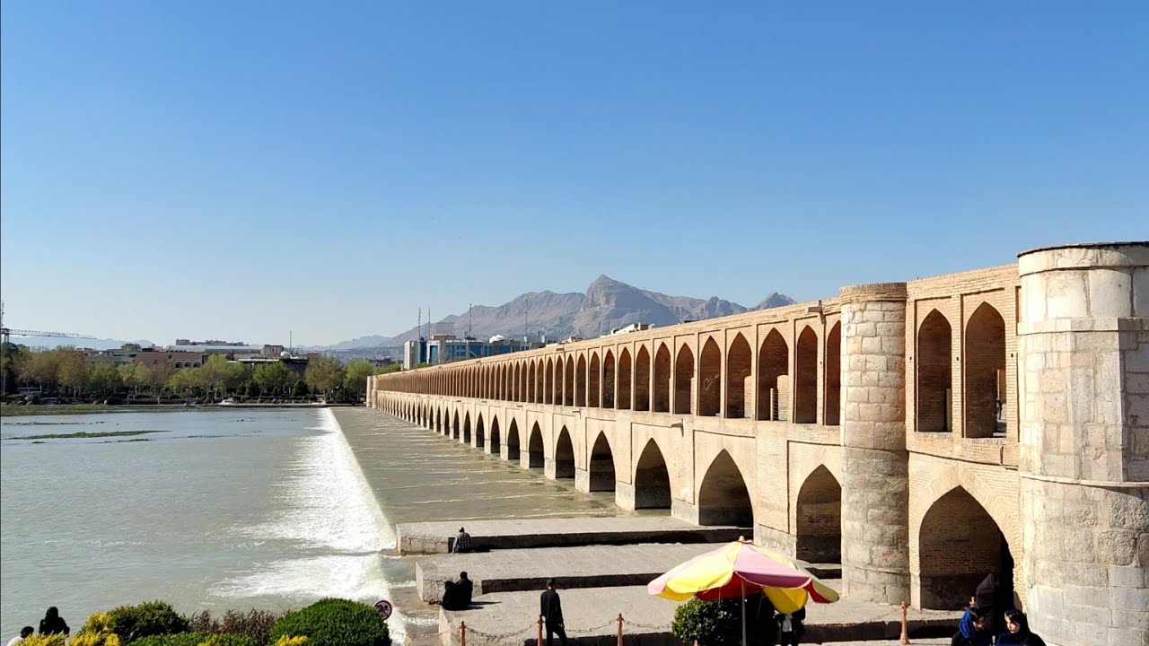 33 mysteries beyond the 33 pol😱: Tour of Si-o-Se Pol bridge in Isfahan ...