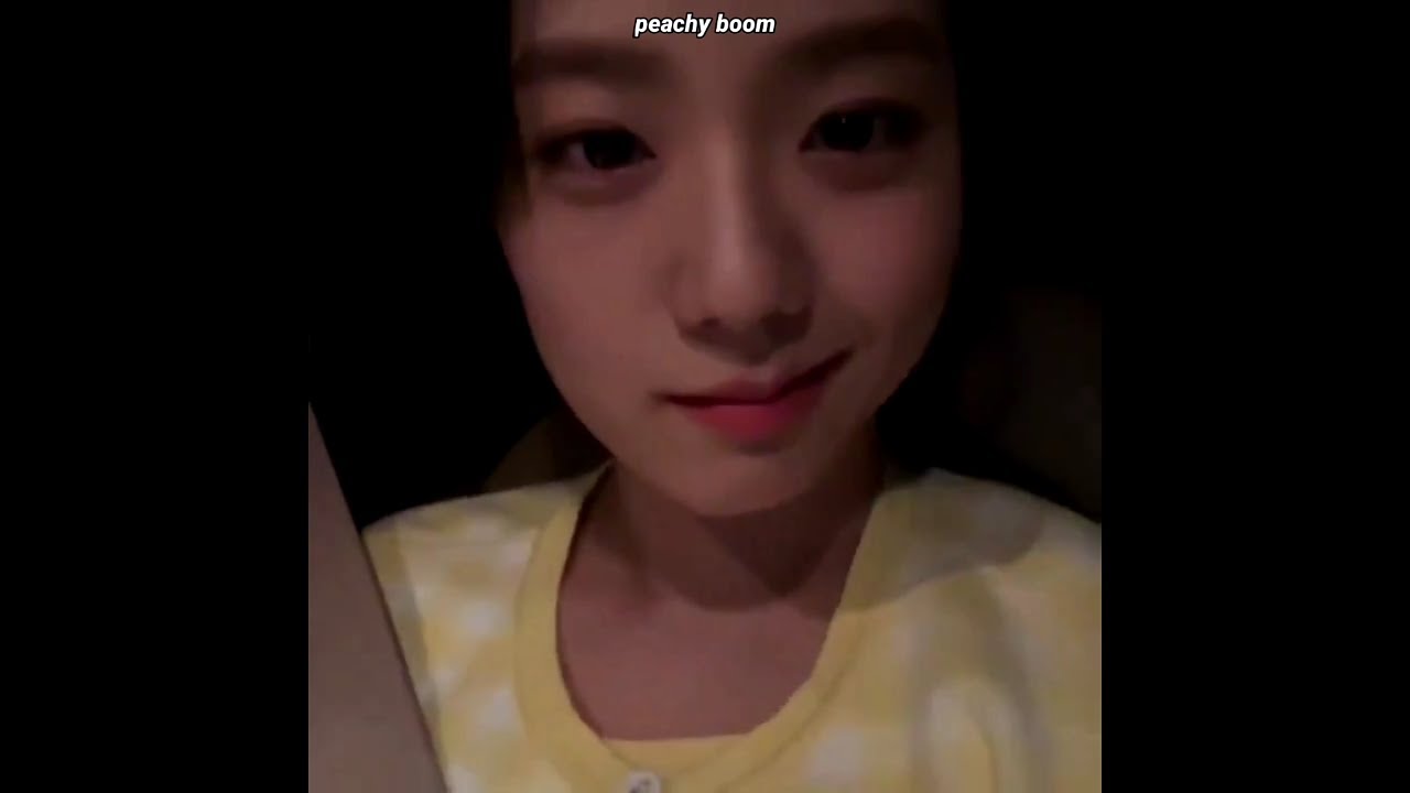 jisoo iconic smirk - YouTube