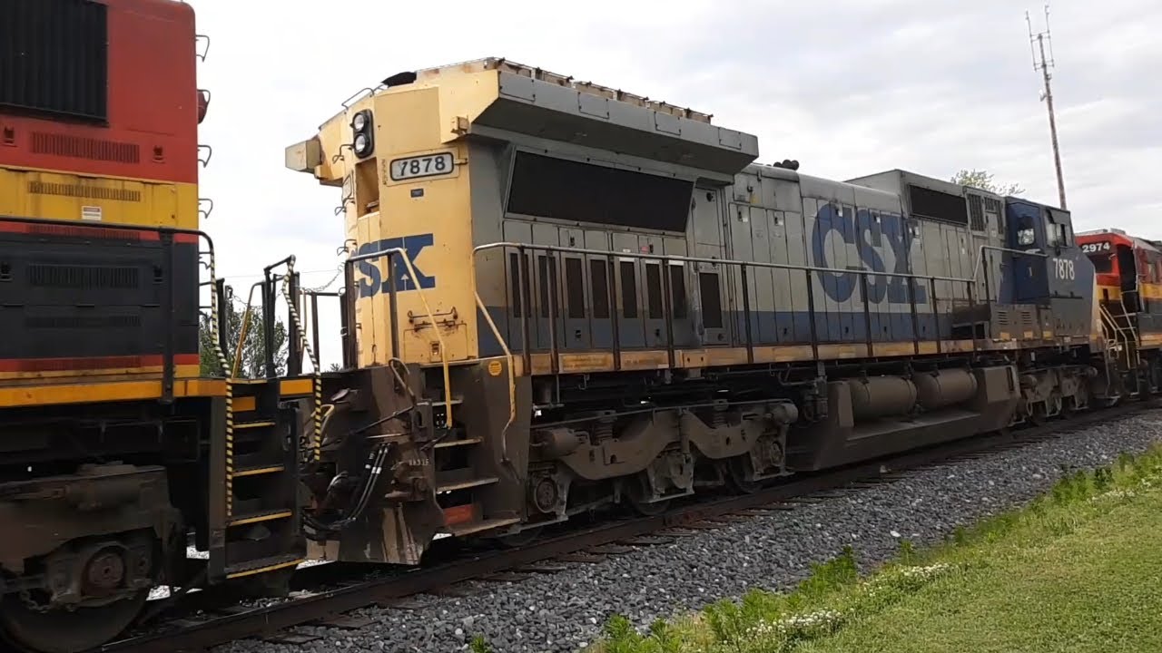 KCS 3952 leads MKCVN w. CSX 7878 trailing and M.O.W cars 6-13-22 - YouTube