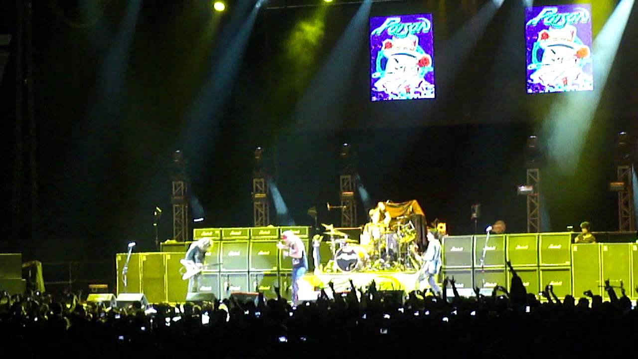 Poison Arena Cd. de México Ride the wind.MP4 - YouTube
