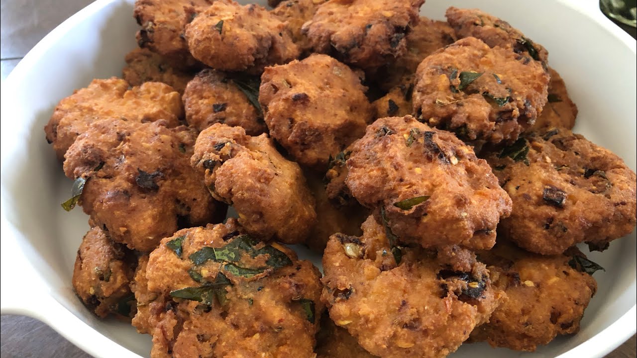 Healthy beans vada / kabuli Chana vada with few ingredients, garbanzo ...