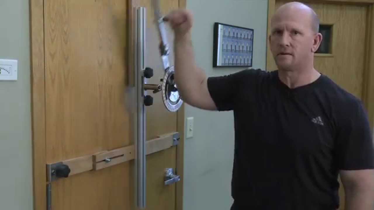 Internal/External Rotation Arm at 90 degree Abduction - YouTube